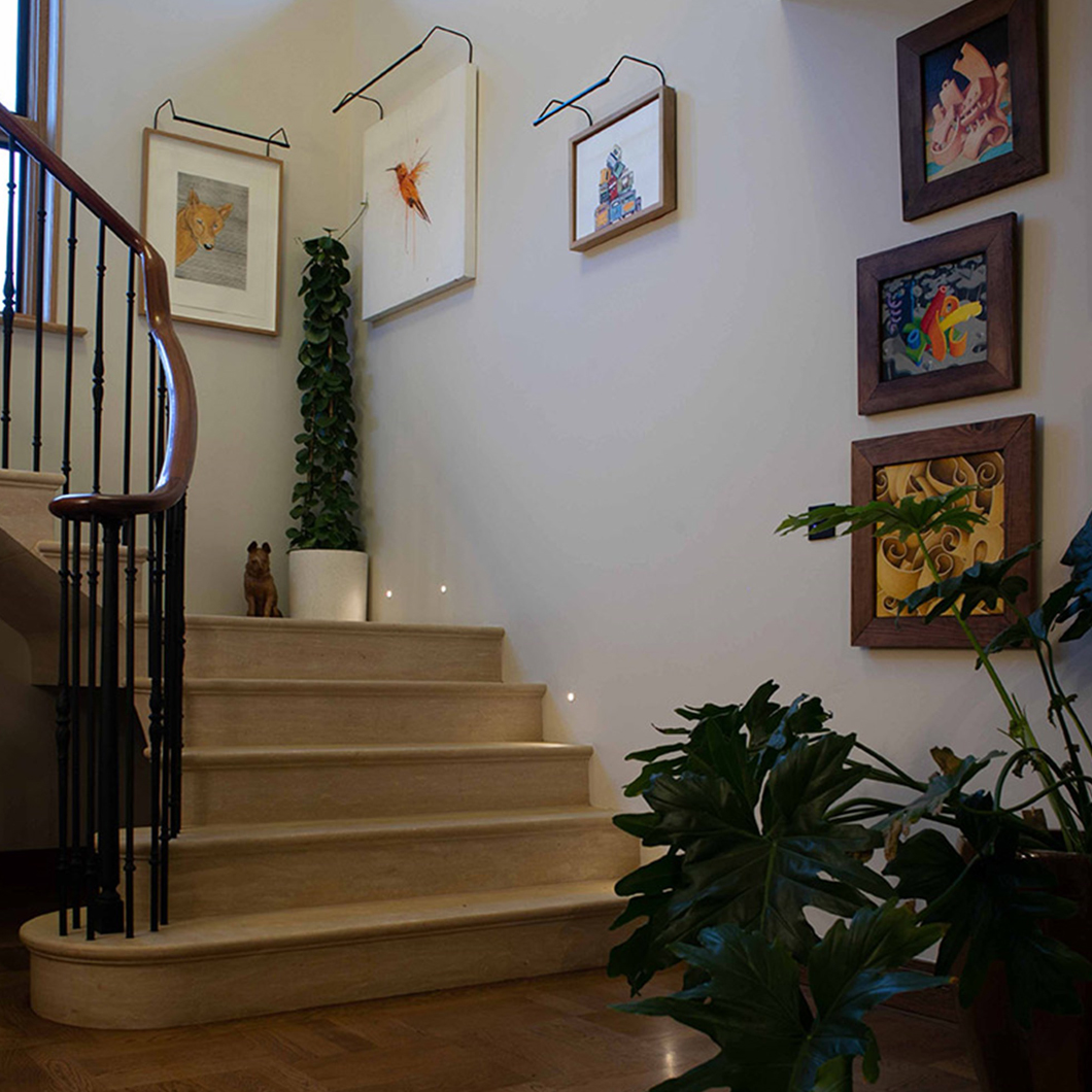 Betec Clarus Picture Light LED | Darklight Design | Lighting Design ...